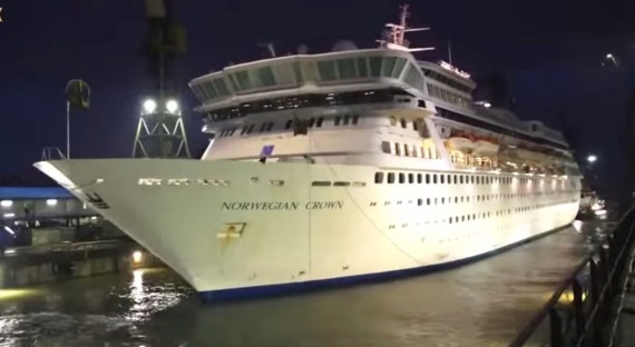 Cruise Ship Cut in Half, Then Stretched – Officer of the Watch